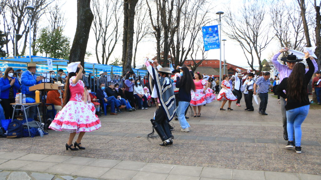 Con asado de cordero, invitan a celebrar la Gran Fiesta Chilena ...